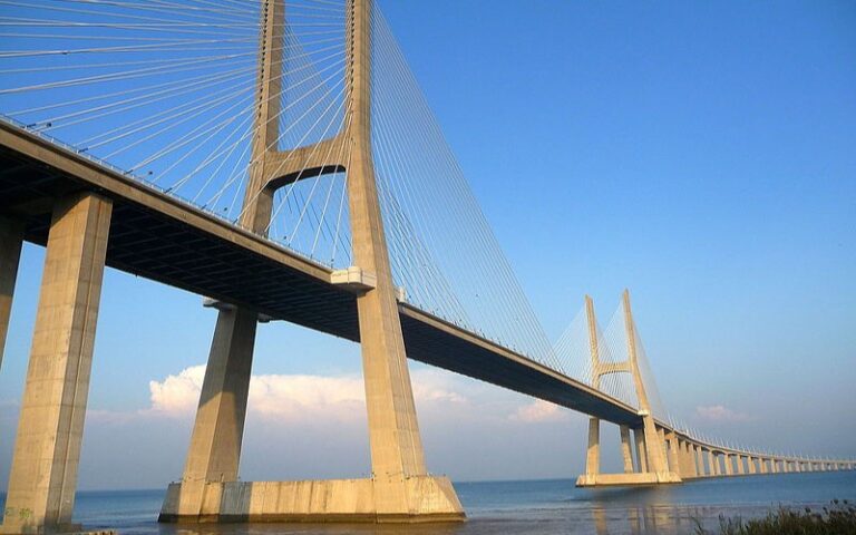 Science on a shoestring: inspiring experiments with everyday items ...